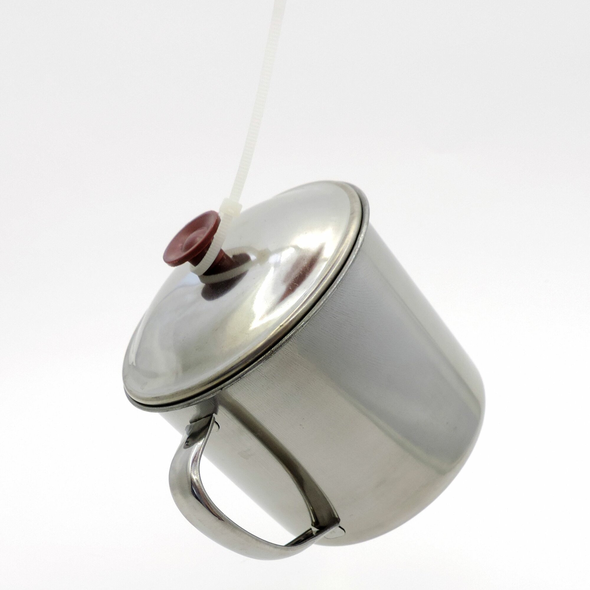 Кружка металлическая из стали с крышкой 500 мл.