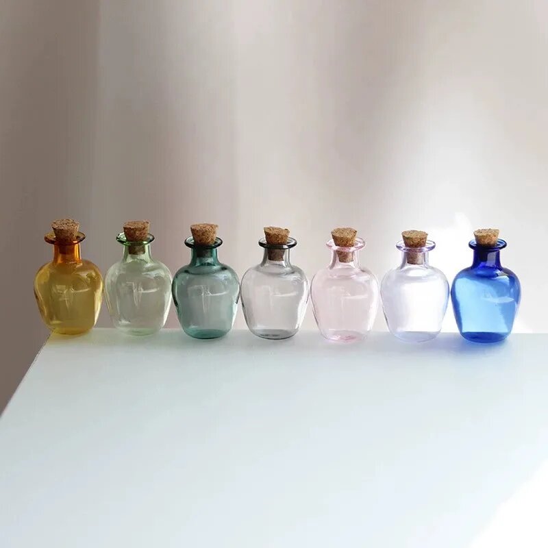 Мини стеклянная бутылочка с пробкой Random Color