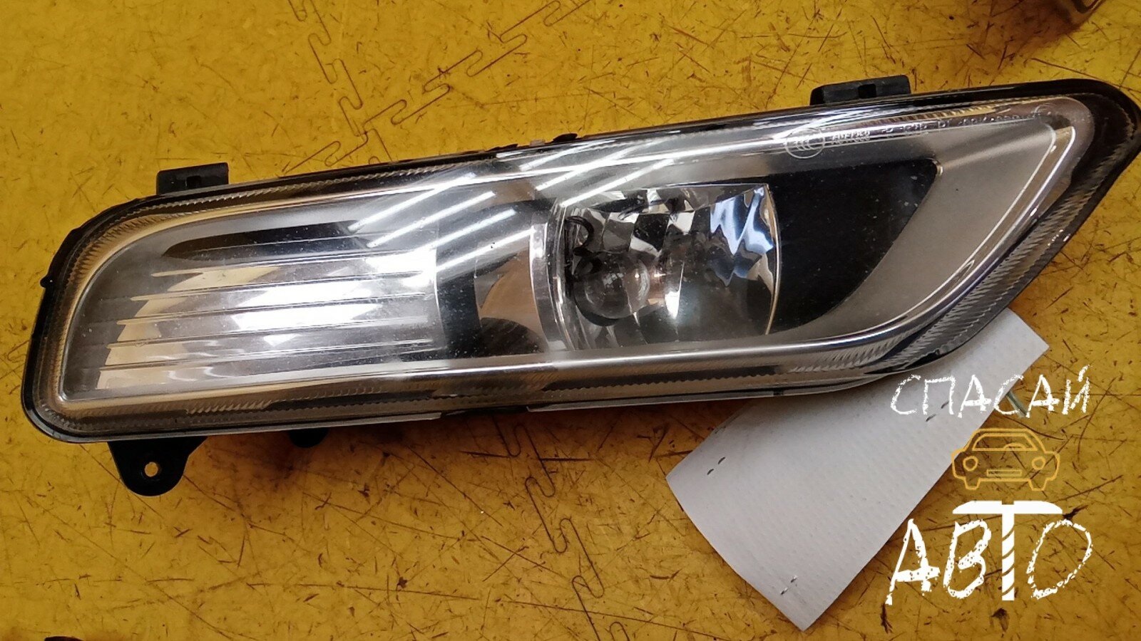 Фара противотуманная Passat (B7) Volkswagen