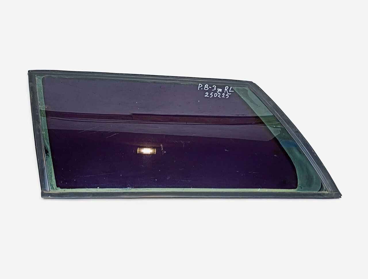 Стекло кузовное левое VW Passat B3 универсал ````