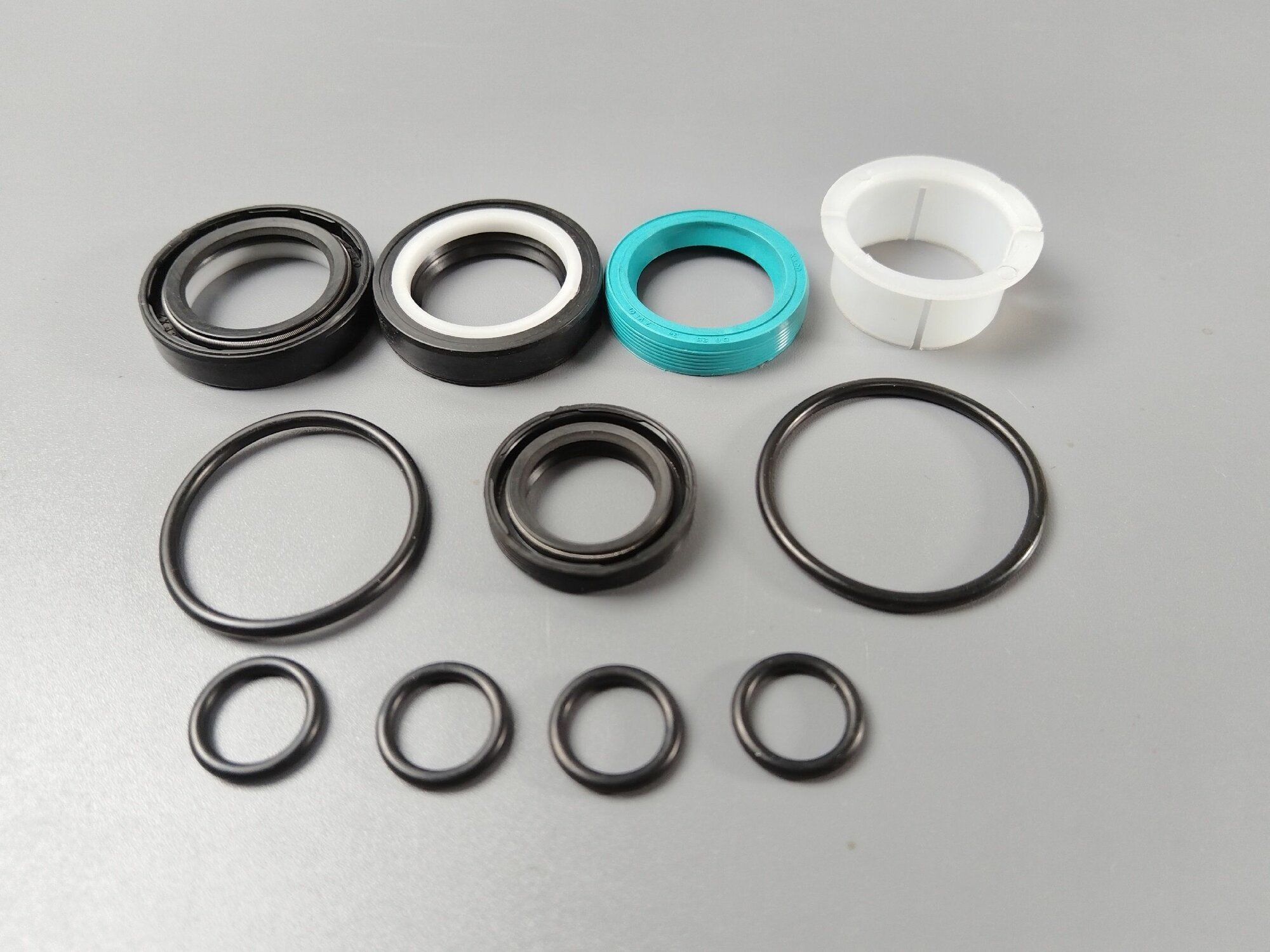 Ремкомплект рулевой рейки на ваз 2110/2111/2112 ( Уплотнители рулевой рейки )