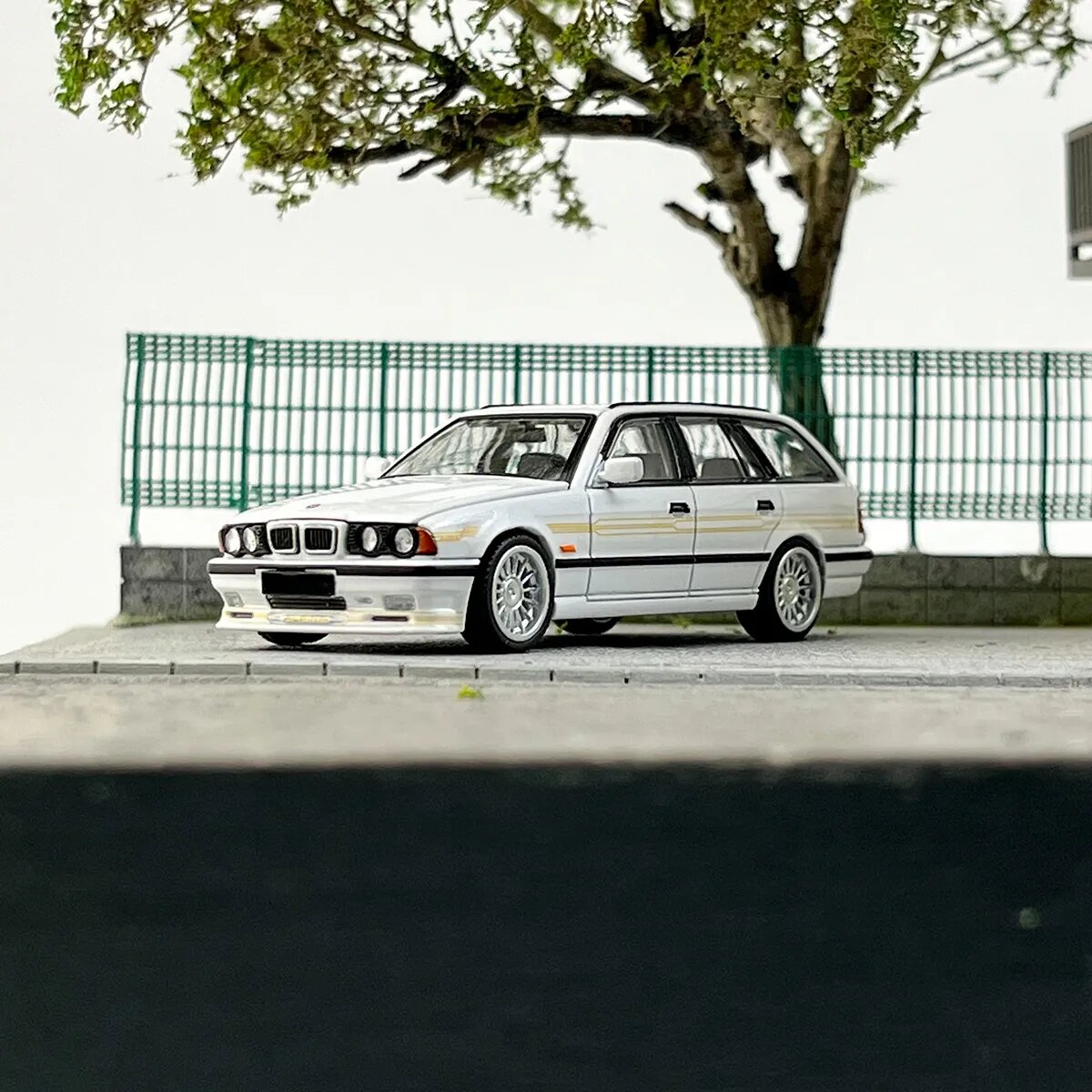 Mortal 1:64 BMW E34 ALPINA TOURING HEC Легковая модель автомобиля
