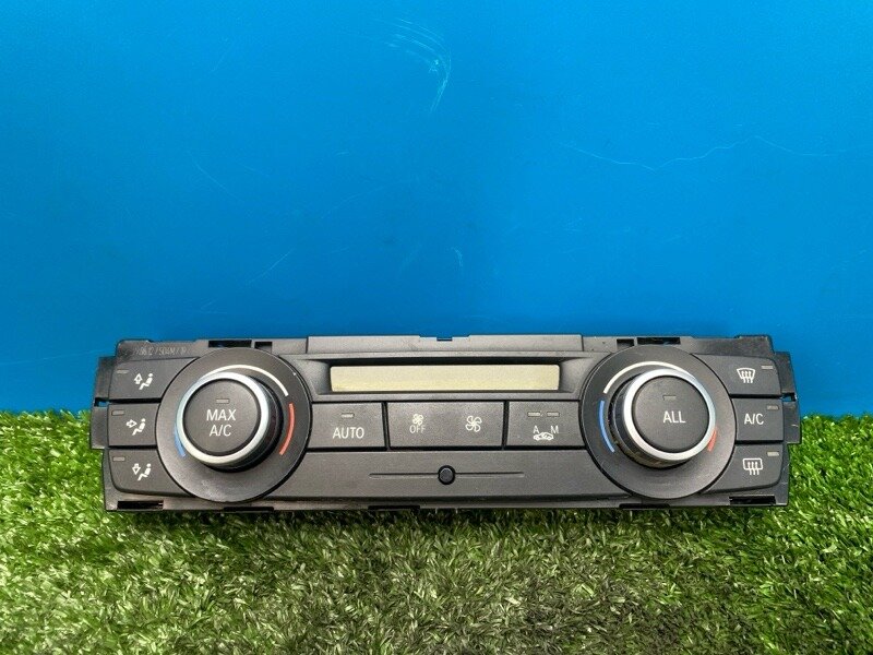 Блок управления климатической установкой BMW X1 64119287625