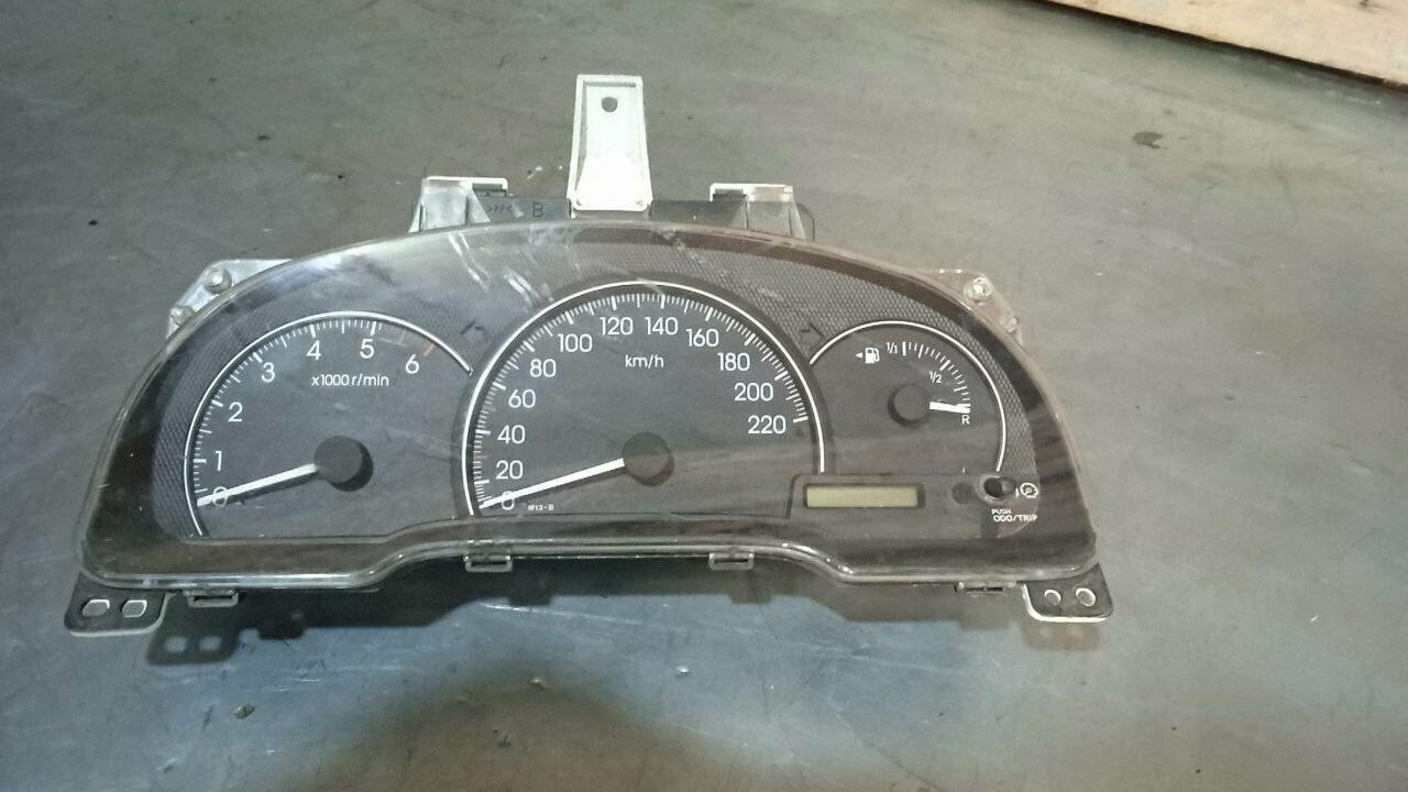 Панель приборов (щиток) Toyota Avensis Verso (2001 - 2003) 8380044530