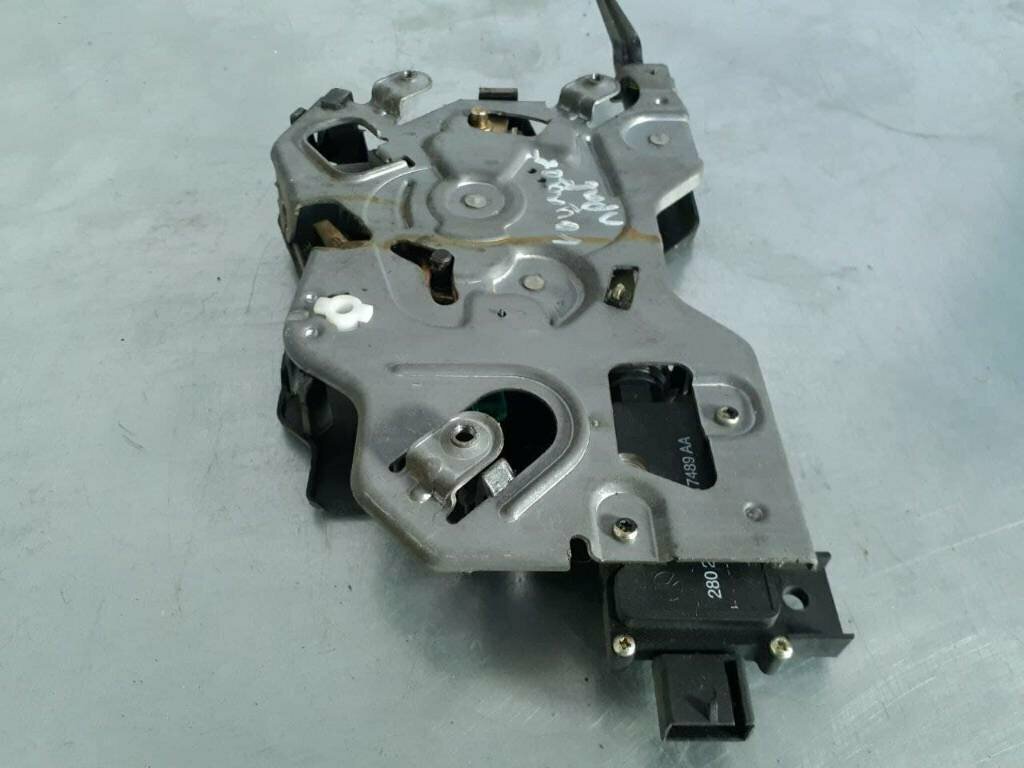 Замок двери сдвижной правой Chrysler Grand Voyager 3 1998 4717489