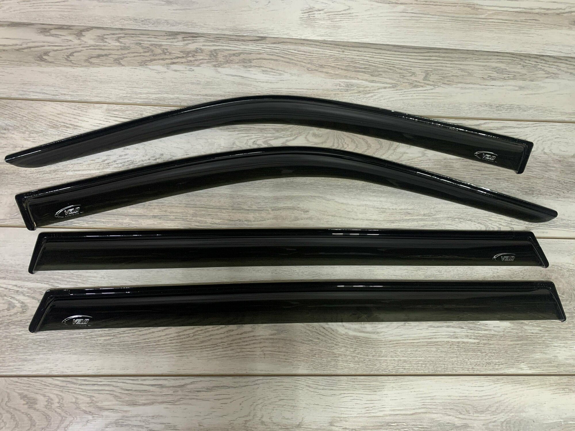 Дефлекторы (ветровики) окон на Ваз 2111
