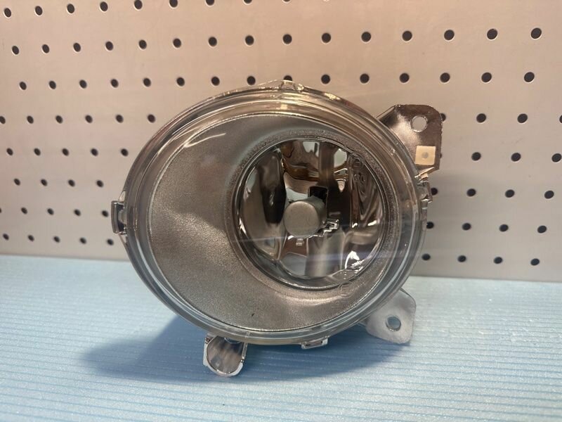 Противотуманная фара левая наружная скания 5 серии (ближний свет/С патроном H1/закаленное стекло (SCANIA)