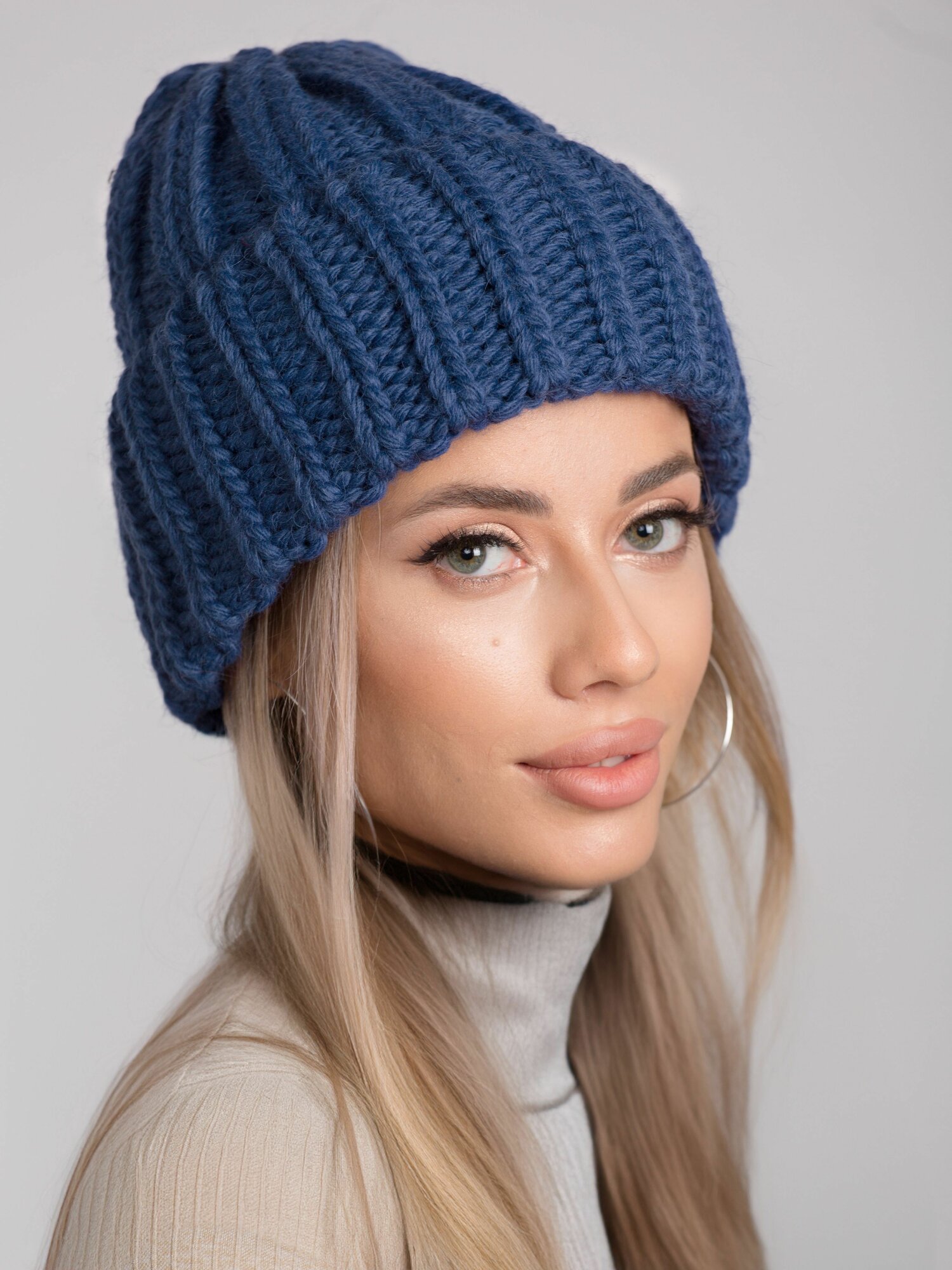 Шапка-бини для женщин