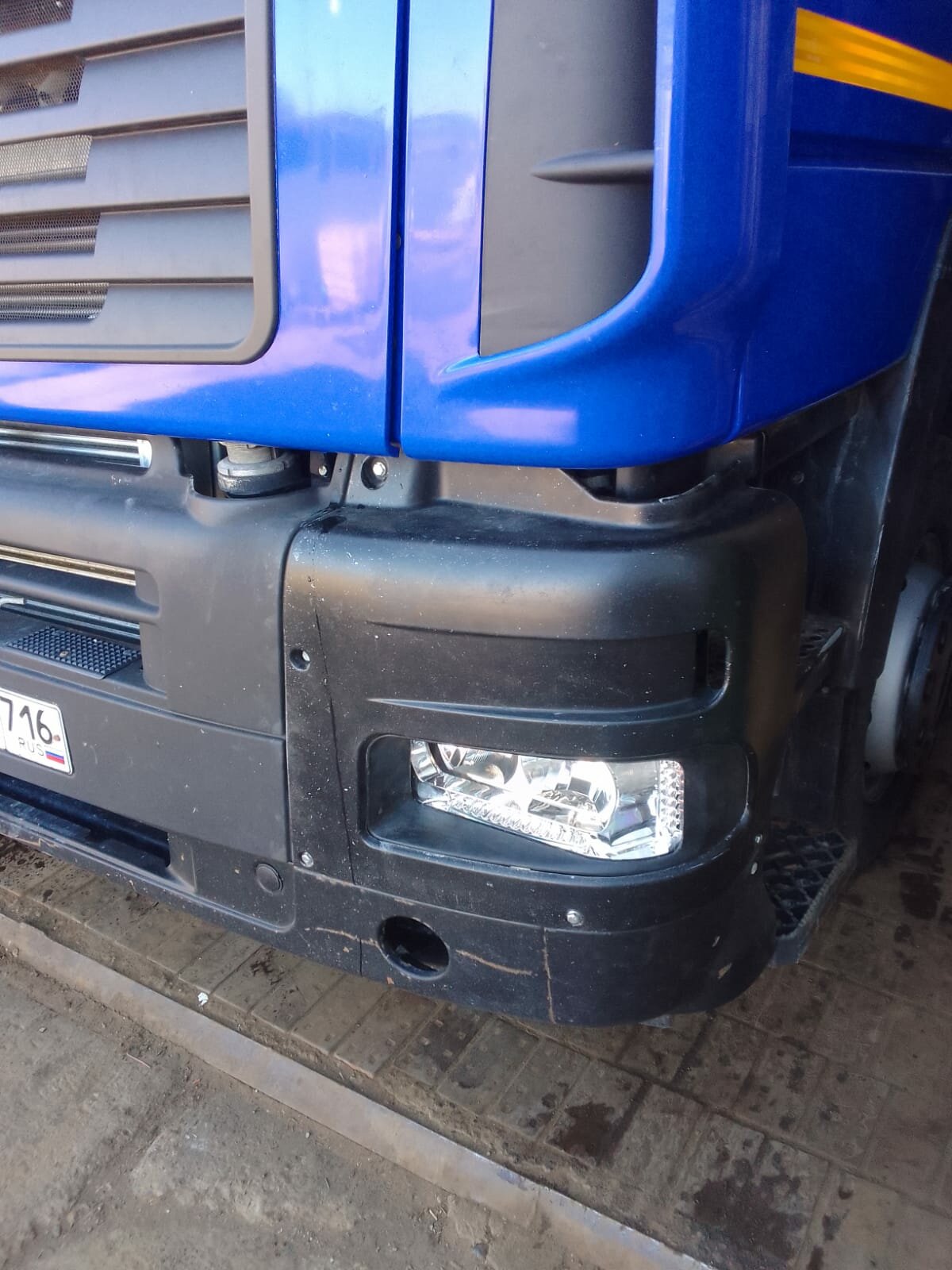 Фары Маз Евро Простор Премиум тюнинг оптика с переходниками ZZTRUCK — фото 1