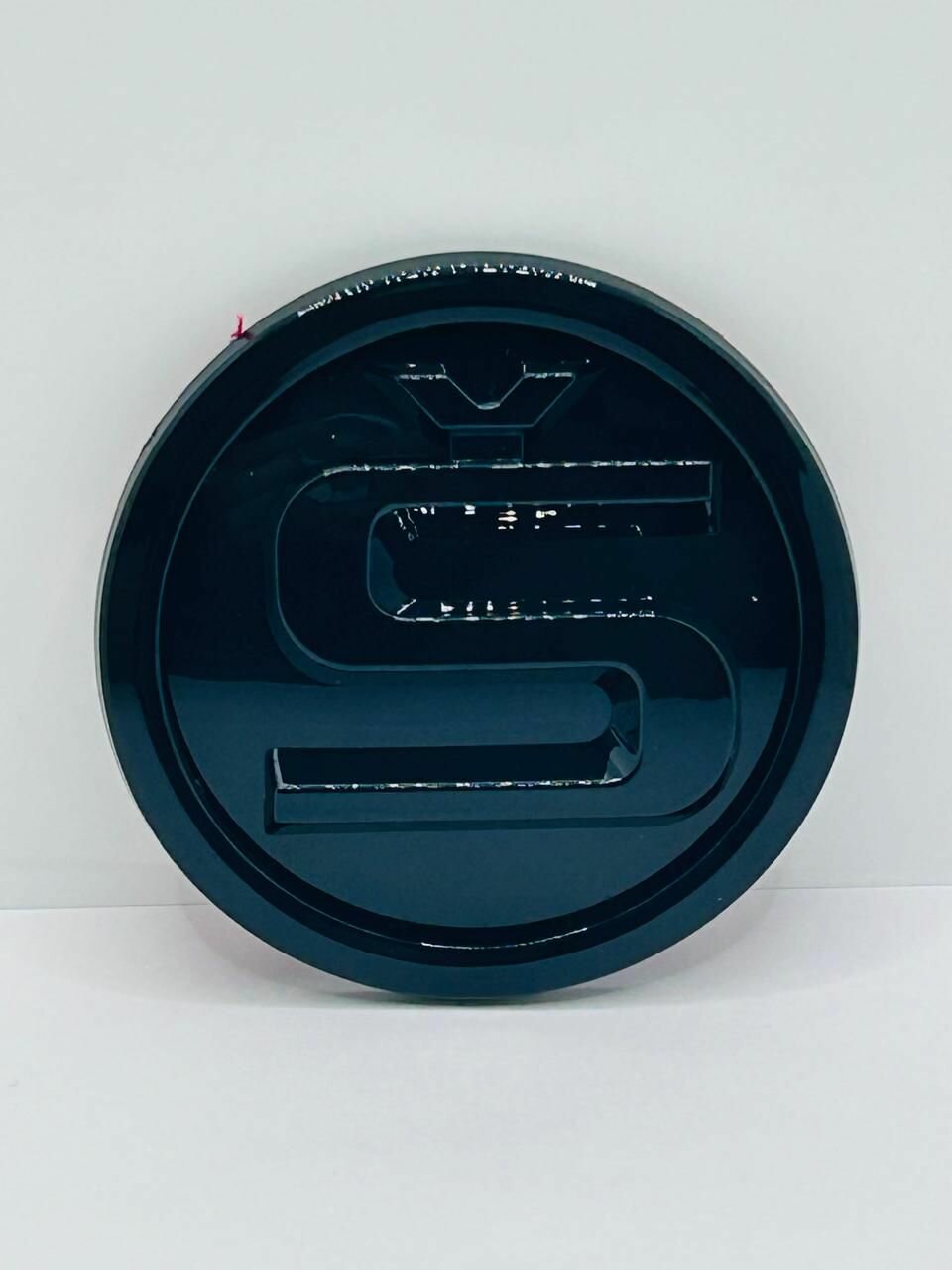 Эмблема знак Skoda S черный глянец 90 мм