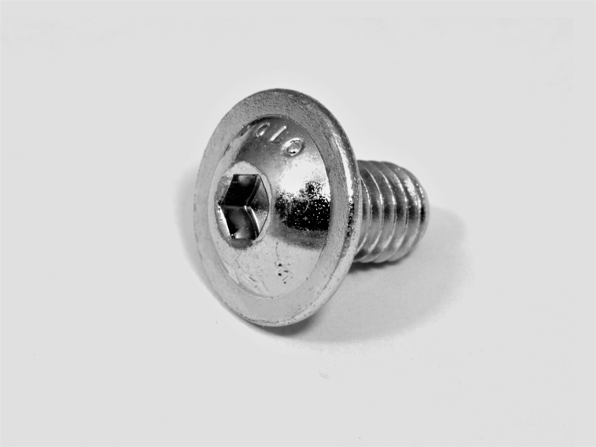 Винт с полукругл. гол, с буртом и вн. шестигр, А2, М5х10 ISO 7380-2, L47 / 20 шт / соберизавод