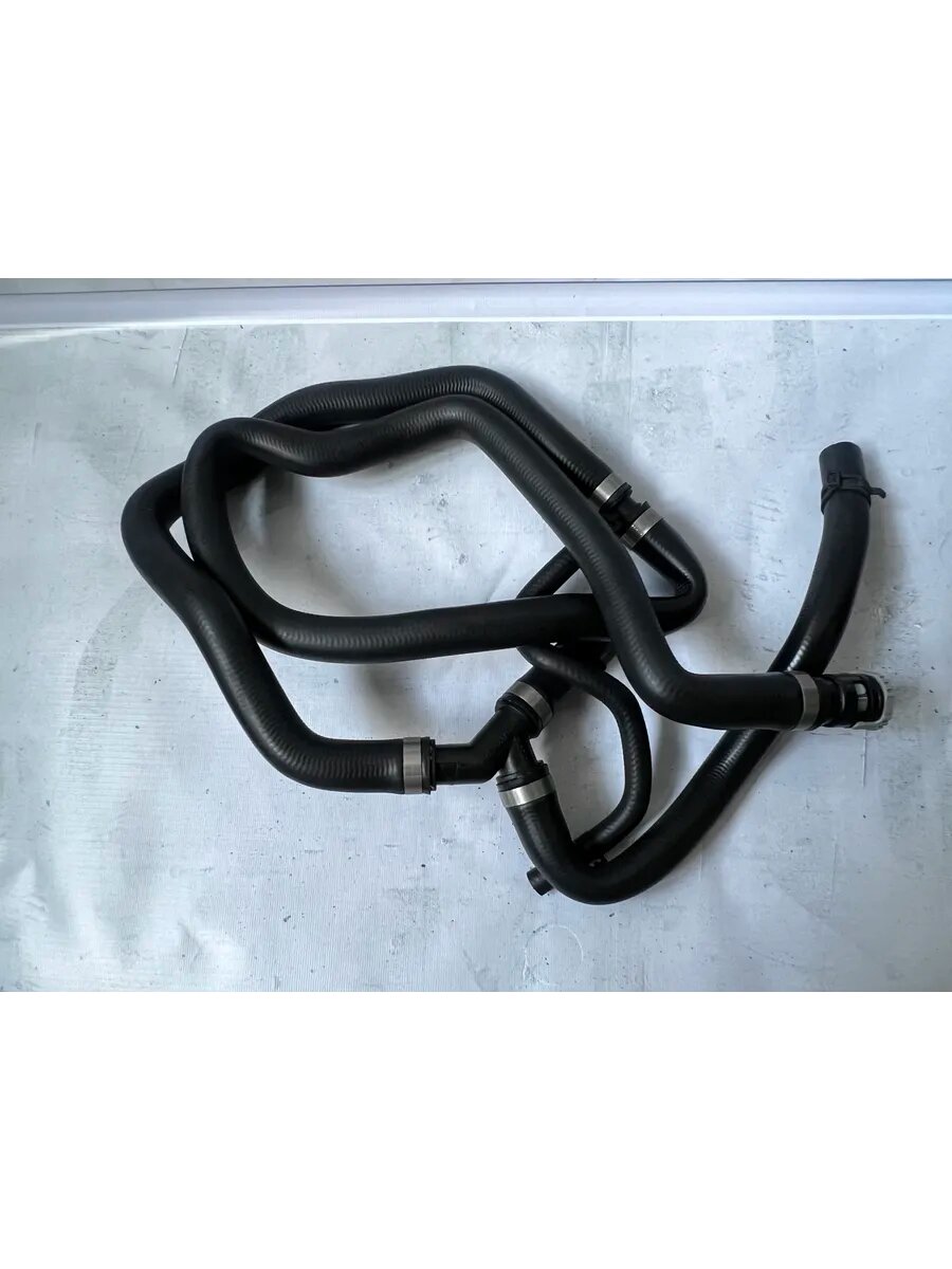 Патрубок отопителя (печки) выпускной Ford Focus 2 1.8-2.0