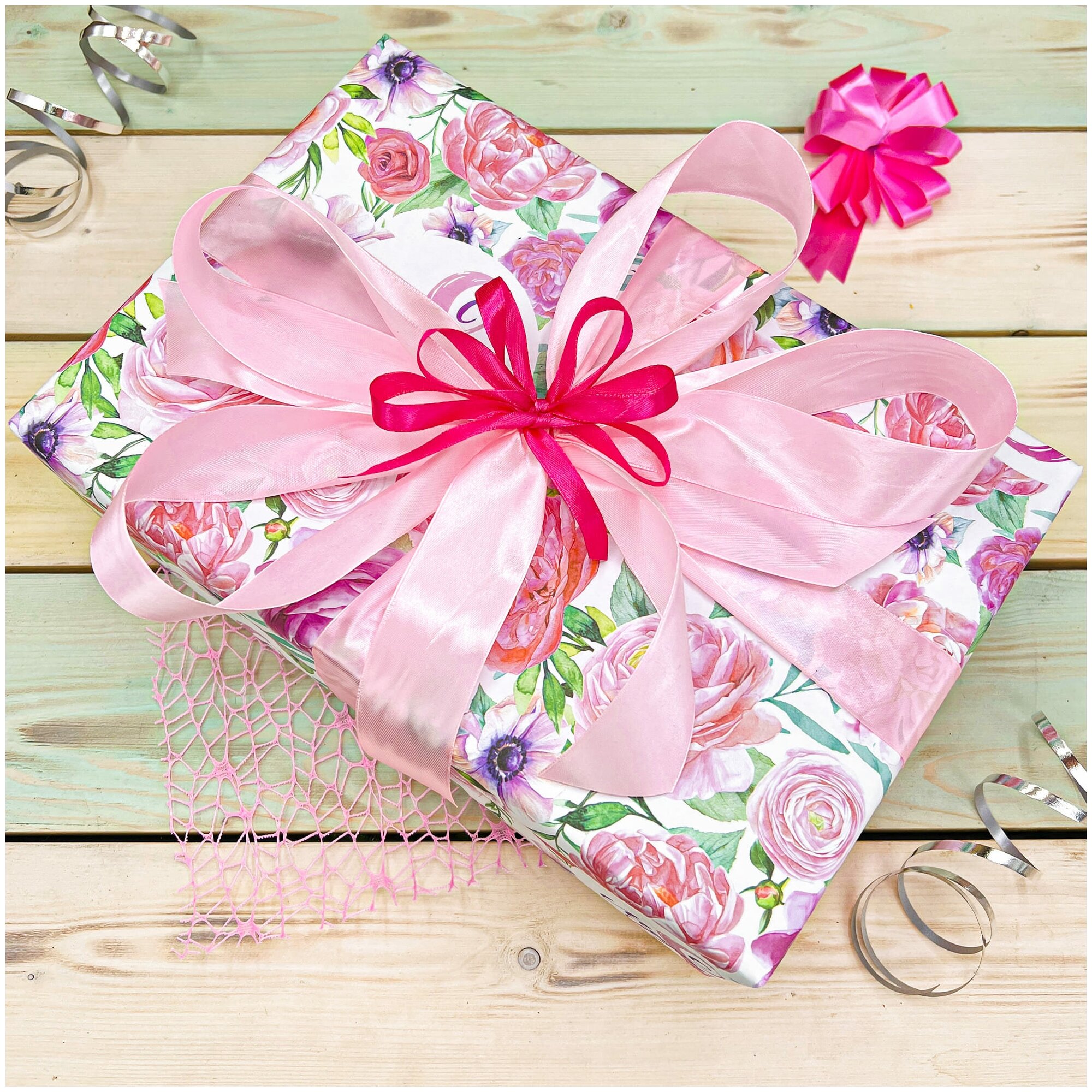 Подарок на 8 марта девушке, Подарочный набор для женщин из 13-и видов чая и сладостей с чайником "Букет воспоминаний"