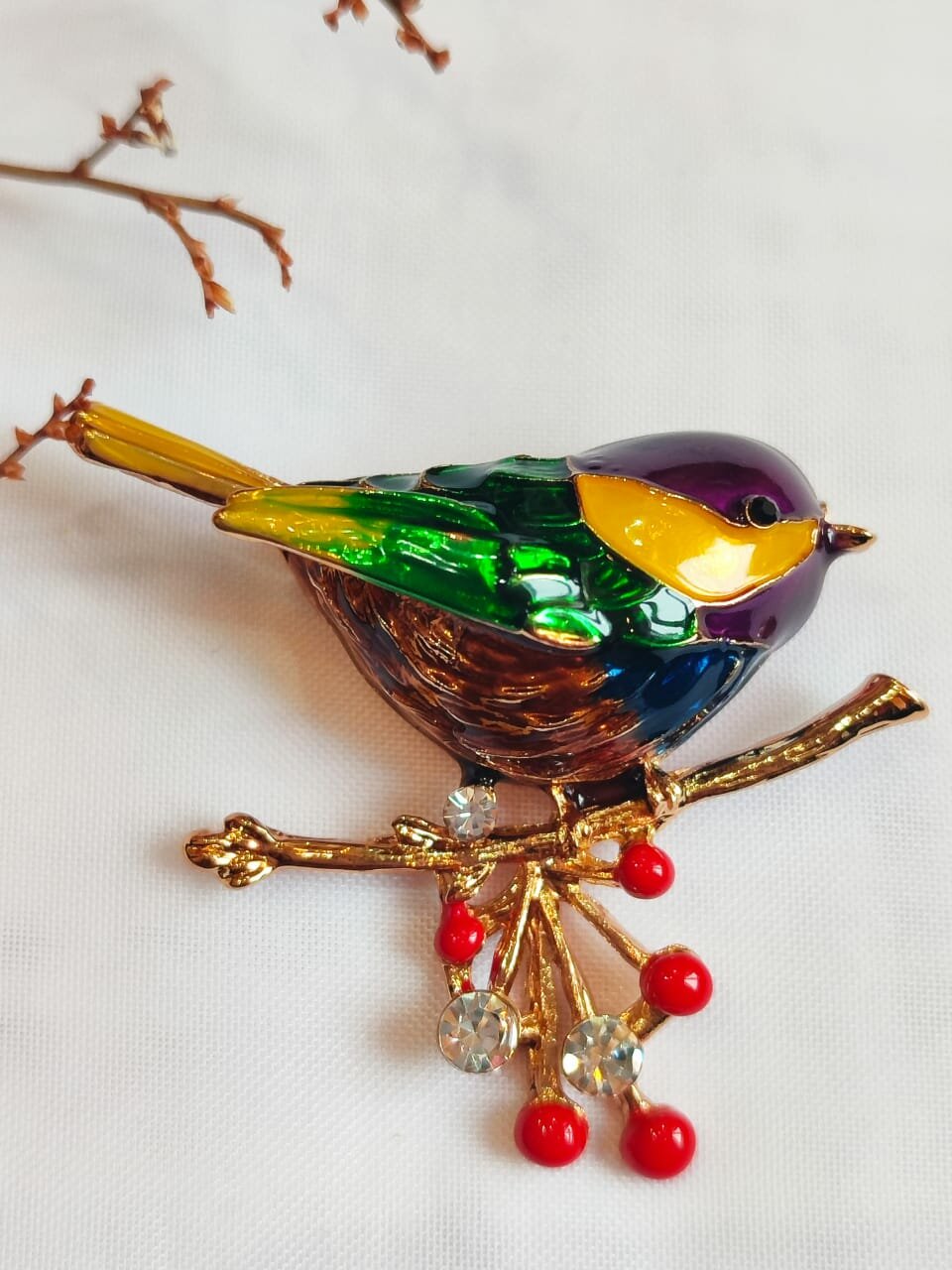 Брошь, стразы, эмаль