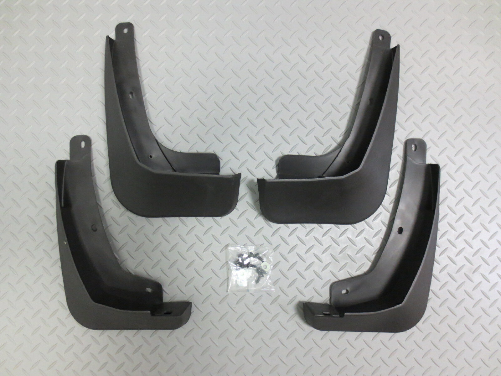 Брызговики Chery Tiggo 4