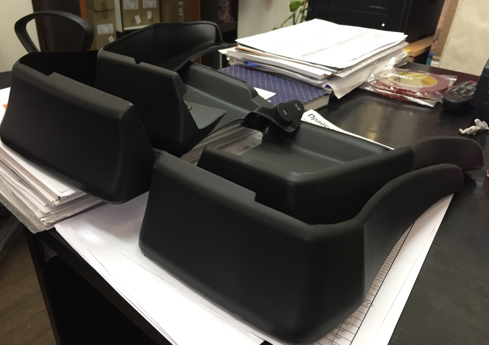 Брызговики Хонда Акорд 2008+ комплект 4 шт. не поддаются воздействию высоких и низких температур, выдерживают диапазон ±40°С, обладают гибкостью и высокой прочностью.