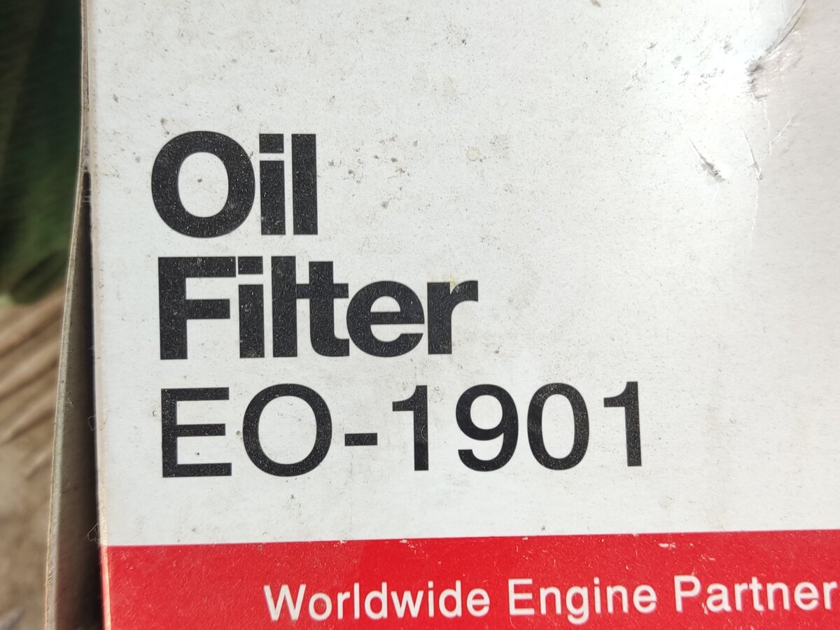 Фильтр масляный MAZDA MPV LW ЛВ EO1901