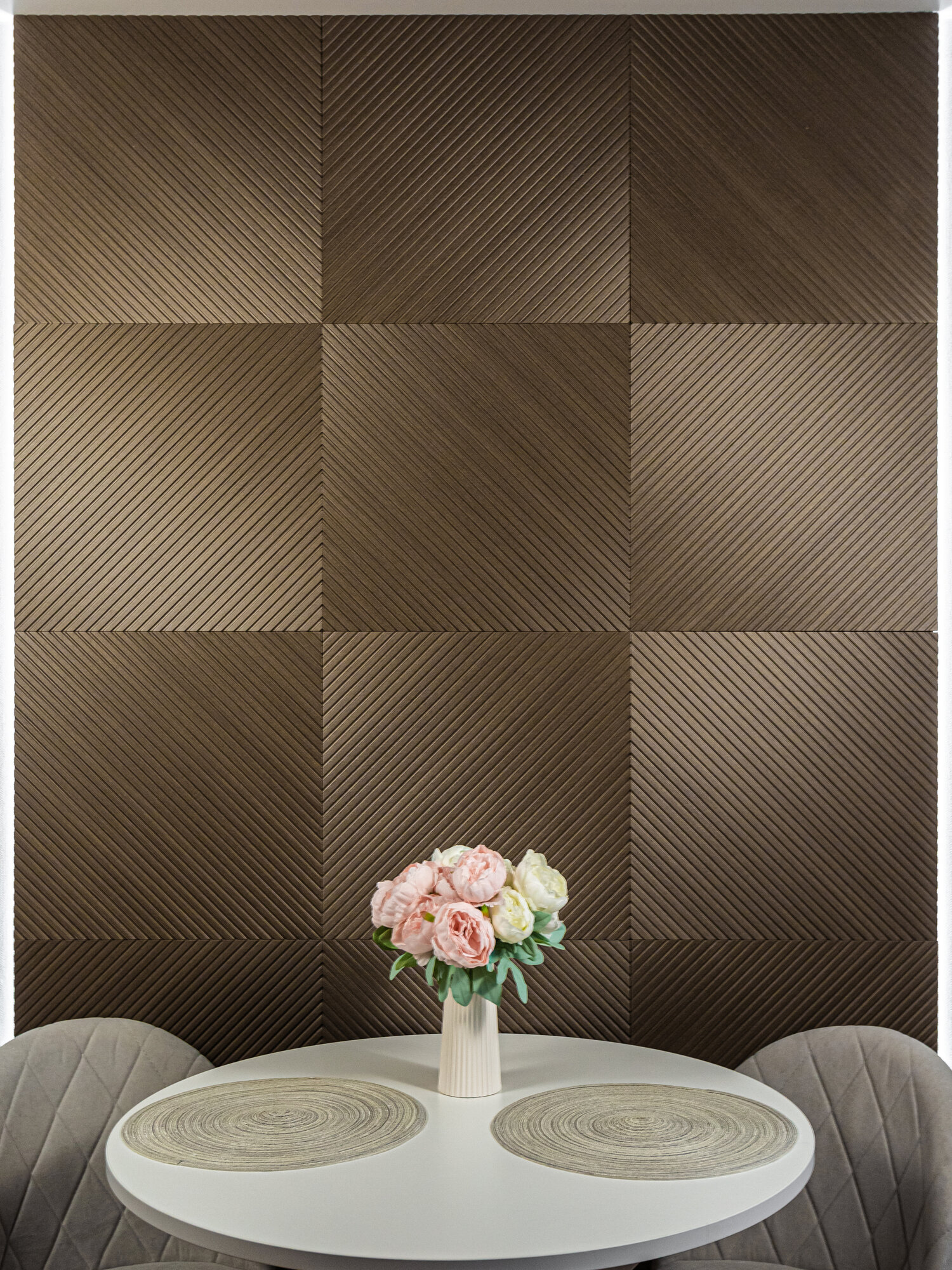 Стеновые панели мдф декоративные, 3д, под ПВХ пленкой, 500х500 мм, диагонали дуб браун, 4 шт