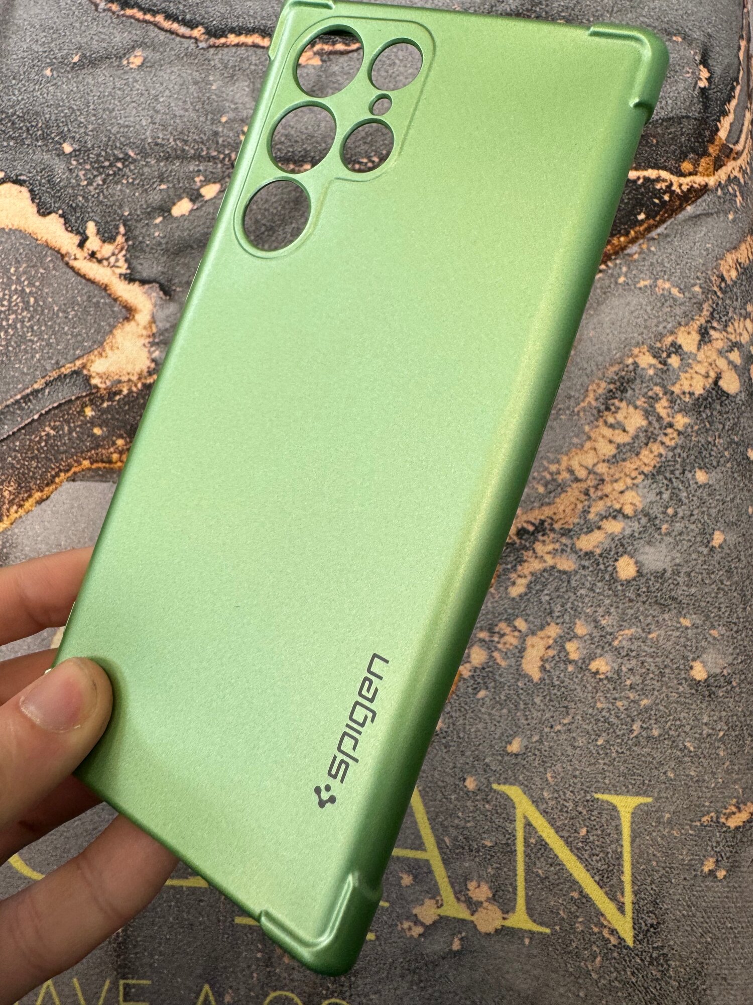 Чехол панель накладка бампер MyPads SPIGEN для Samsung Galaxy S22 Ultra (SM-S908B) тонкая силиконовая крышка светло-серая MyPads