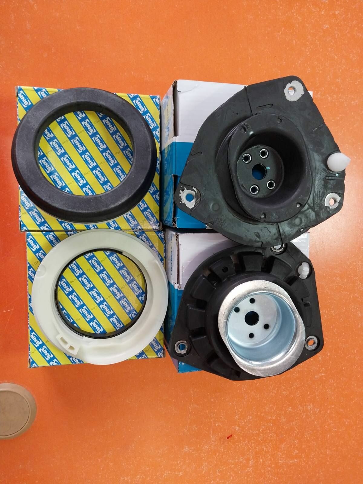 Опоры переднего амортизатора с опорными подшипниками SNR Меган 2 Сценик 2 Германия Франция