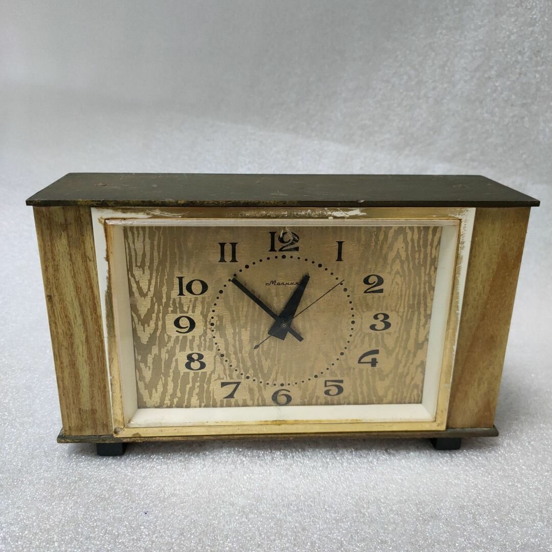 Часы настольные винтажные "Молния" СССР