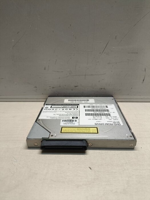 Оптический привод DVD-ROM HP DV-28E PN:1977067V(N)(R)-47 IDE черный