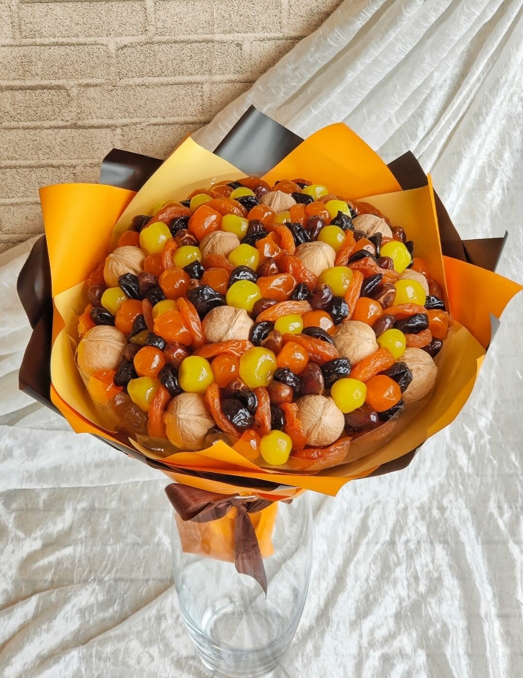 Букет из сухофруктов и орехов