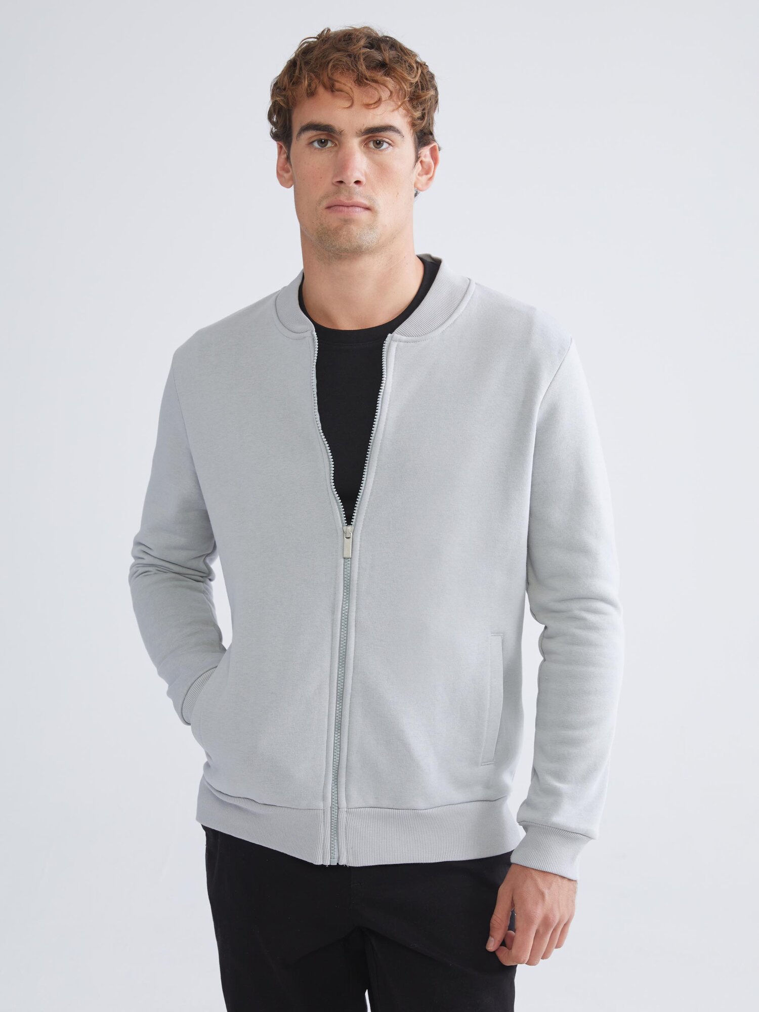 Толстовка спортивная