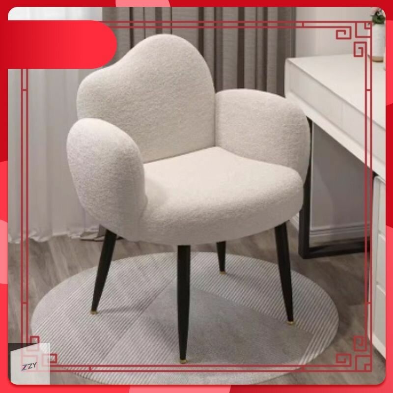 Мягкое туалетное кресло-мешок в кремовом стиле - лучший выбор для спальни / туалетного столика