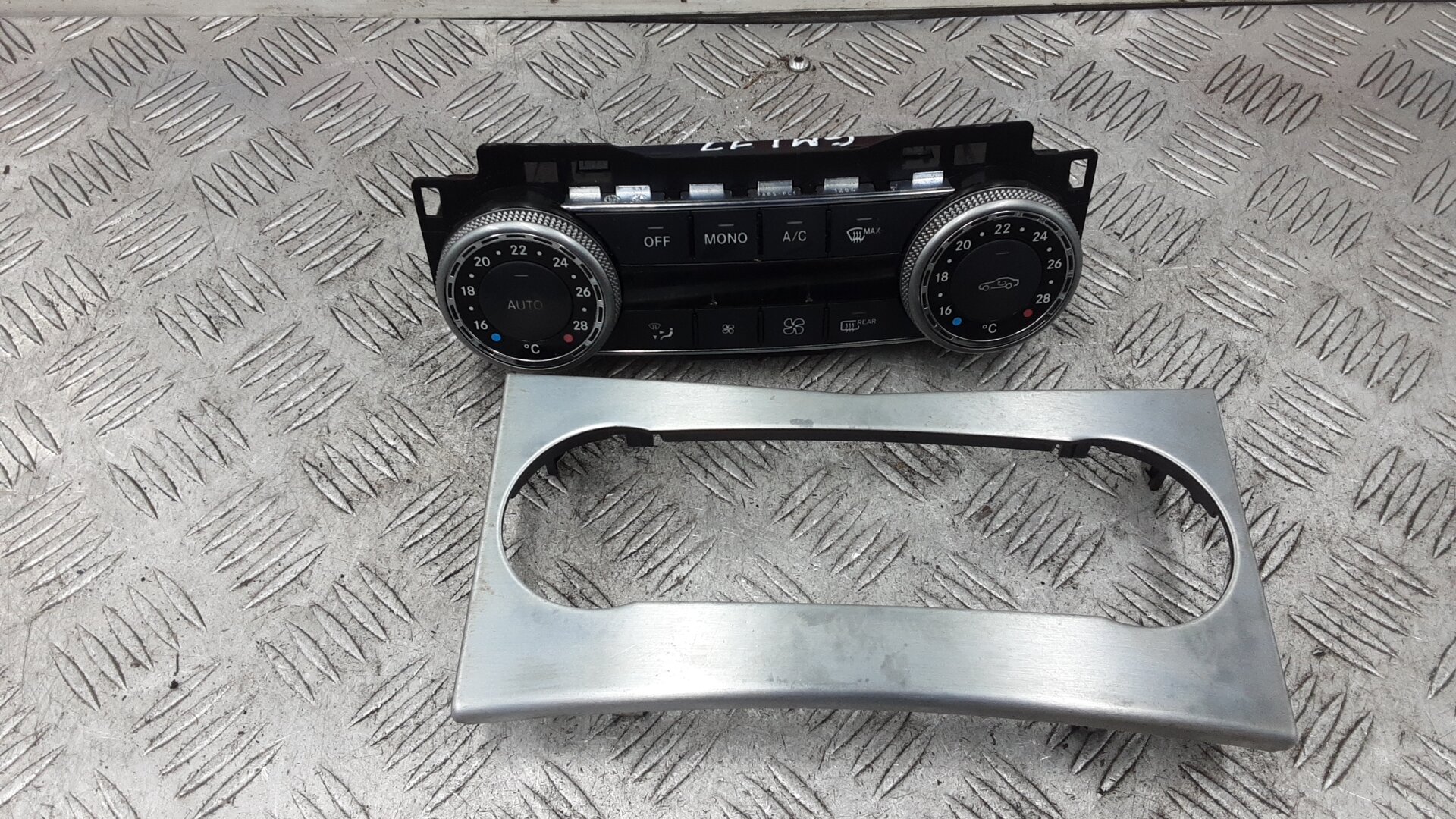 Блок управления печки и климат-контроля MERCEDES BENZ C-CLASS W204, Номер 2049002103