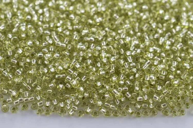 Бисер Preciosa 78153 светло- салатовый с серебром 10/0, 5 г