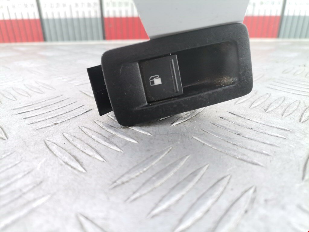 Кнопка открытия лючка бензобака Volkswagen Touran 1 1T0959833A арт. 2150858