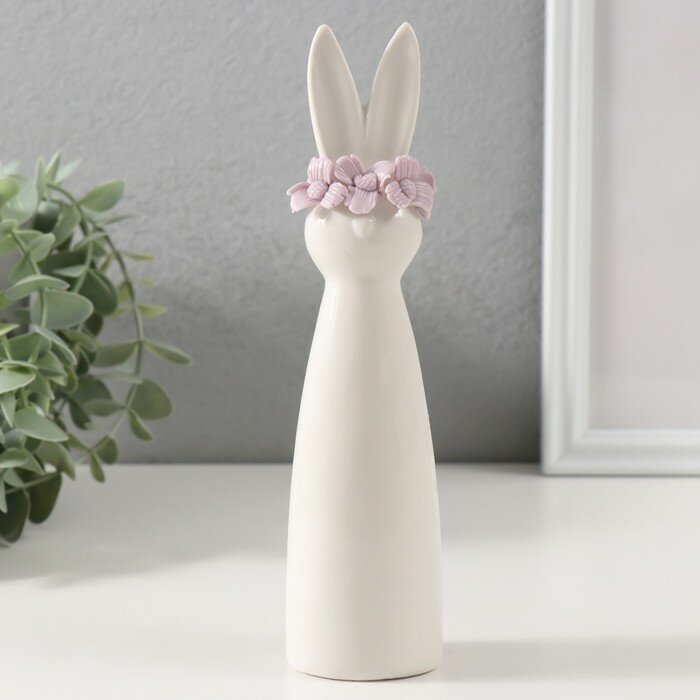 Фигурка керамика «Зайка в сиреневом цветочном веночке», 4.6×3.9×18.6 см