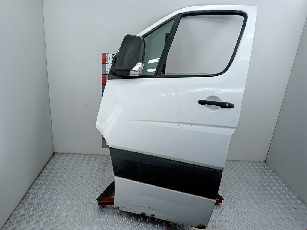 Дверь передняя левая Mercedes Sprinter 2 (W906) A9067200005 арт. 1943723