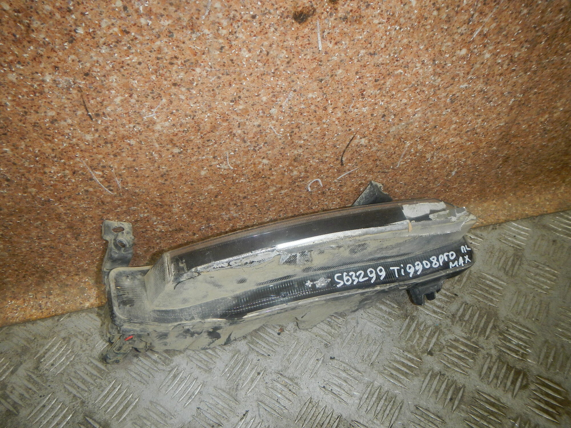 Б/У Фара противотуманная левая, Chery (Чери)-TIGGO 8 PRO MAX (22-) Chery TIGGO 8 PRO MAX (22-) Сломано 3 крепления, трещ...