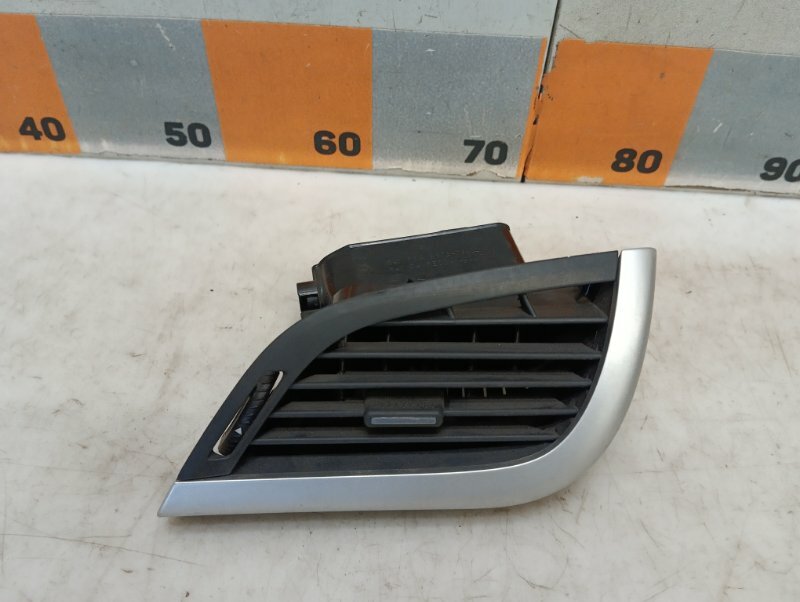 Б/У Пежо 207 Дефлектор воздушный Peugeot 207 2009 WC, WA Прав. 313542 Peugeot-Citroen арт. 96724793ZD