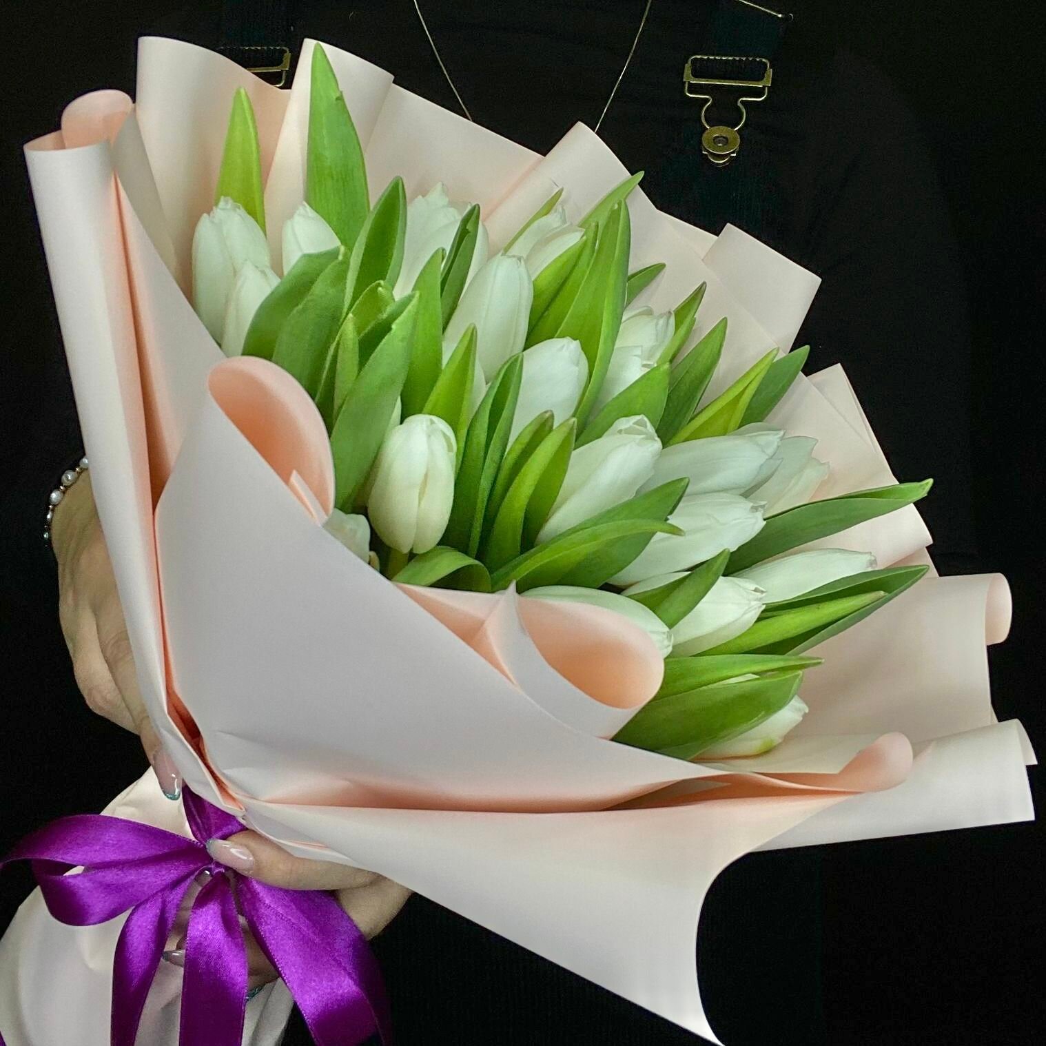 Белые тюльпаны