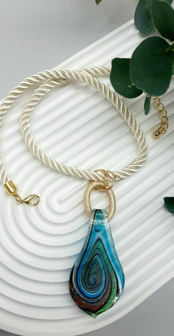 Чокер, стекло