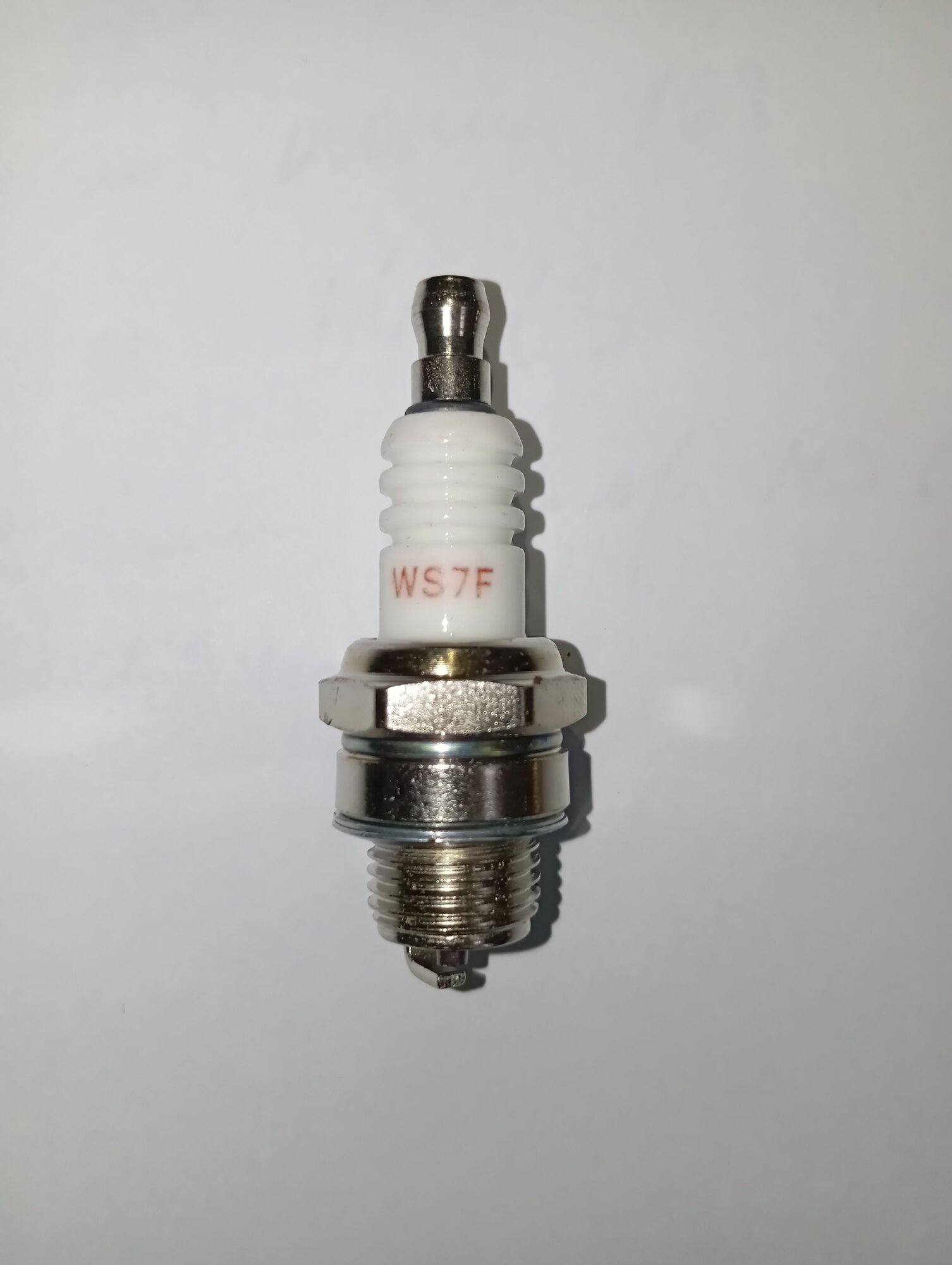 Свеча зажигания для мотокосы, бензокосы, триммера, бензопилы, мотобура 2 тактных