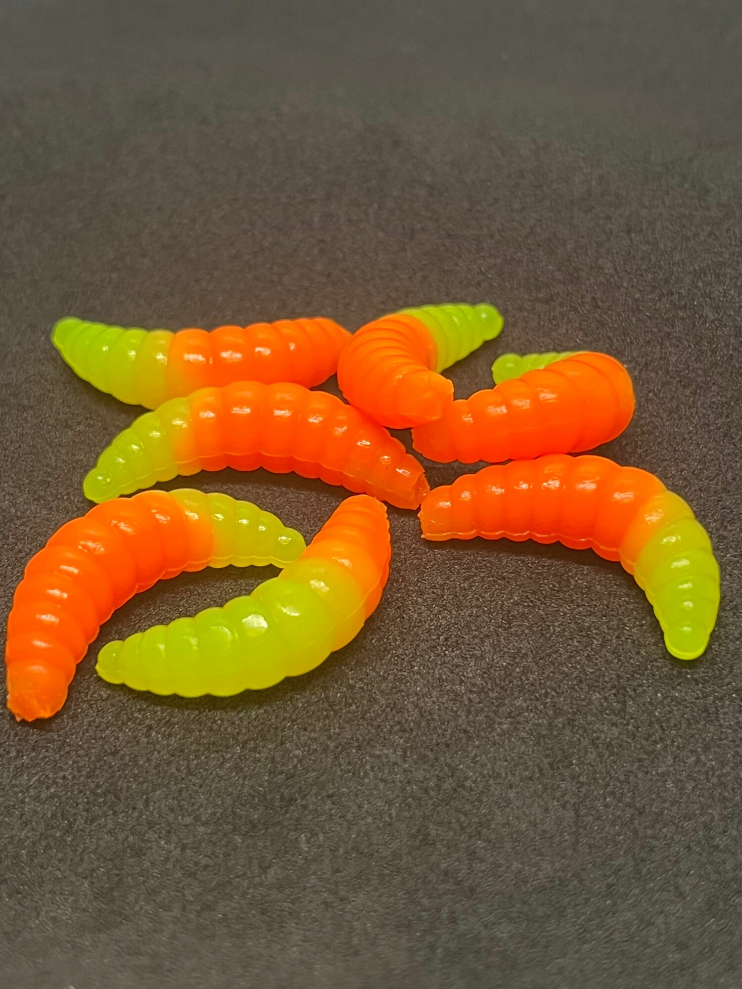 Съедобная, плавающая силиконовая приманка. Maggot 1.3 оранжевый- желтый