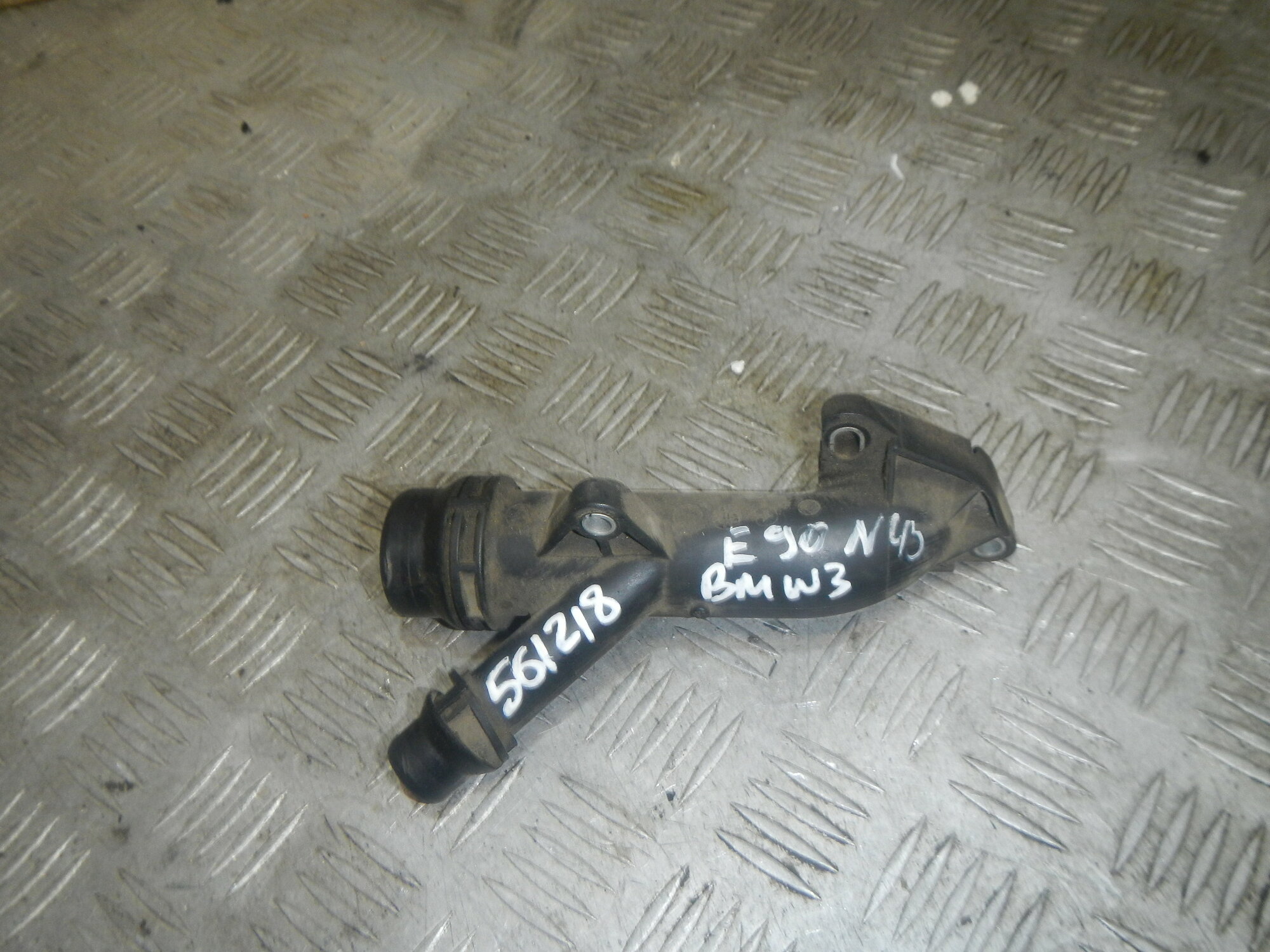 Б/У Фланец двигателя системы охлаждения, BMW (БМВ)-3 (E90, E91) (05-12) BMW 3 (E90, E91) (05-12) N45 Без видимых поврежде...