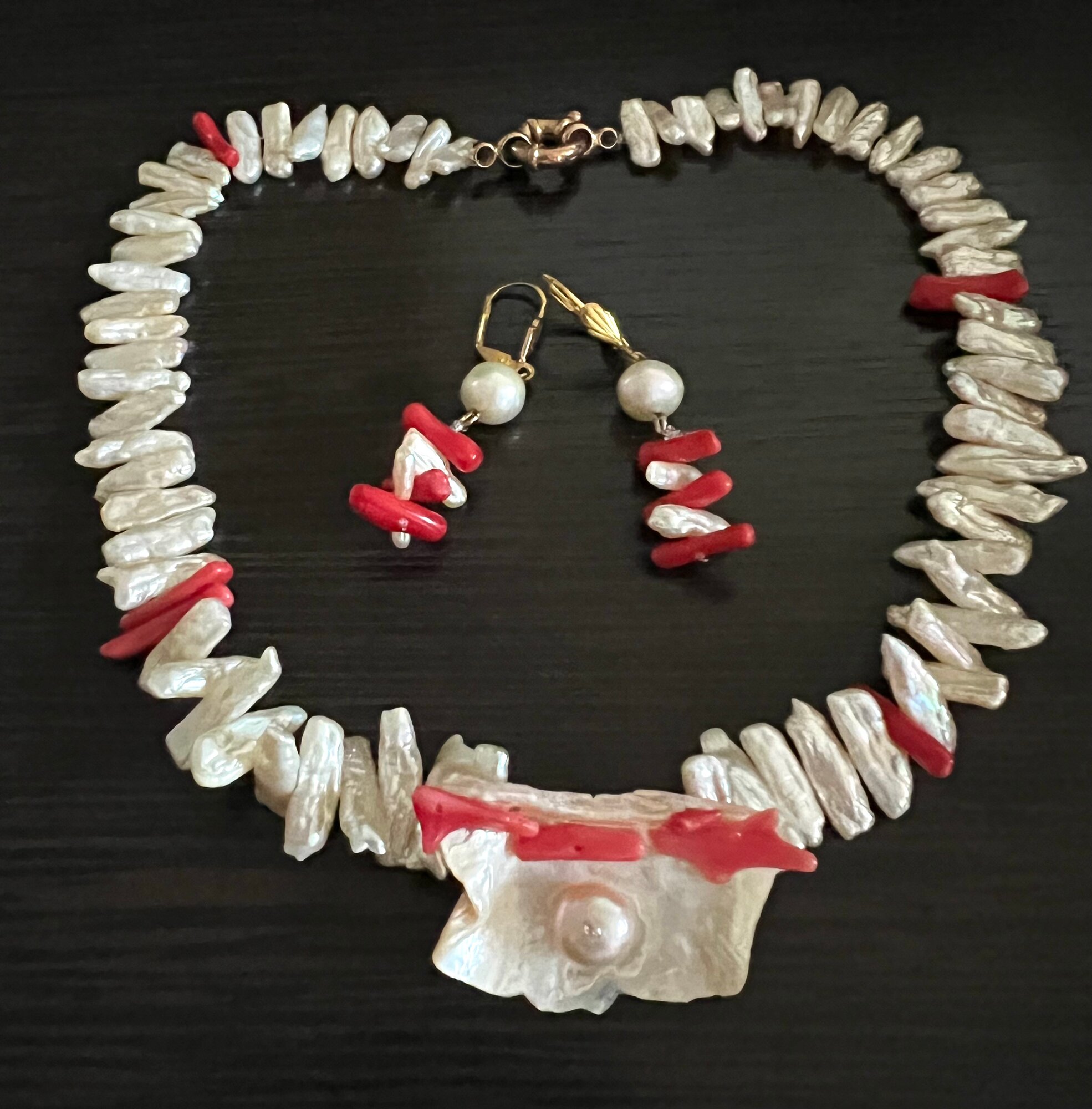 Колье, коралл