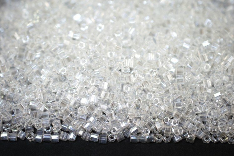 Бисер японский TOHO Hexagon шестиугольный 11/0 #0101 хрусталь, глянцевый прозрачный, 5 грамм