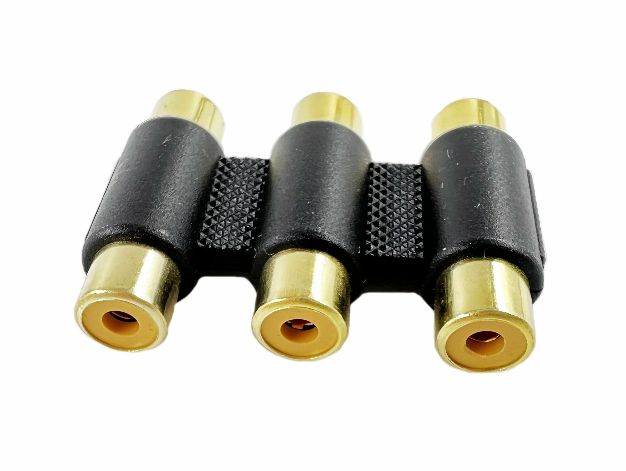 Переходник 3 x RCA гнездо - 3 x RCA гнездо пластик позолоченный( 1 штука)