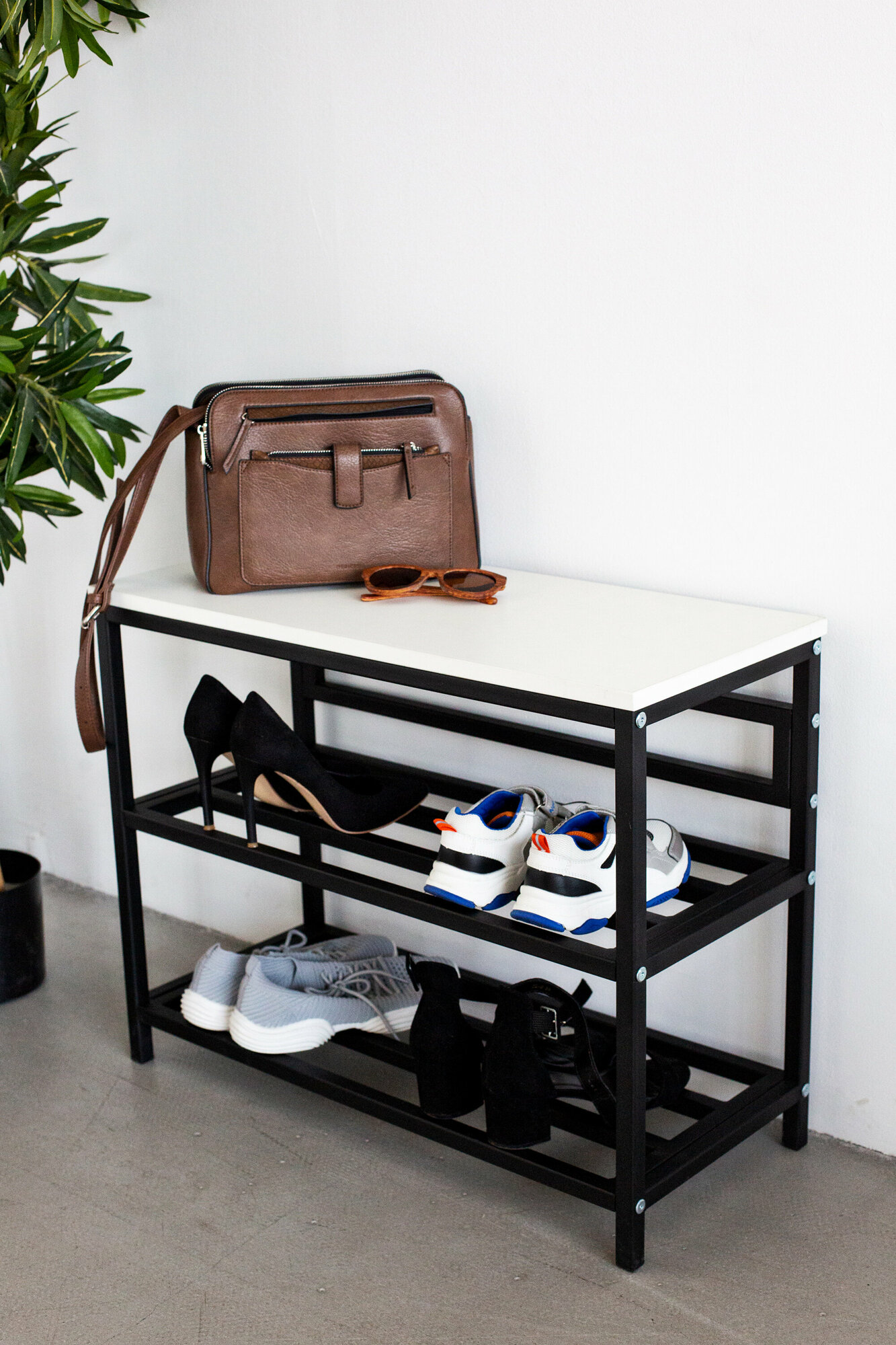 Обувница в прихожую с сиденьем, банкетка металлическая, 2 полки для обуви, разборная, 70*50 см, цвет Белый