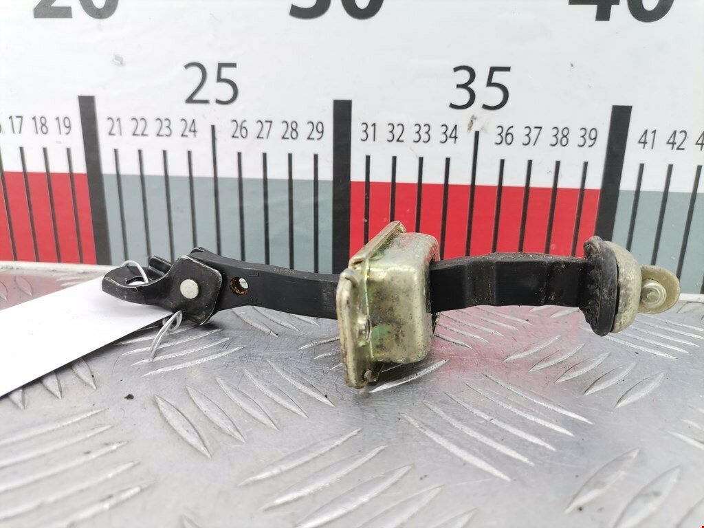 Ограничитель открывания двери передней Mazda 6 GG GJ6A58270F арт. 1890694