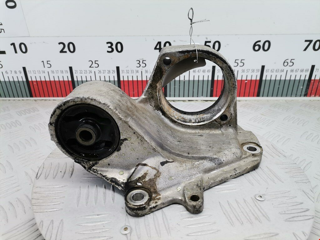 Кронштейн промежуточного вала Rover 200 (R8) арт. 2081407