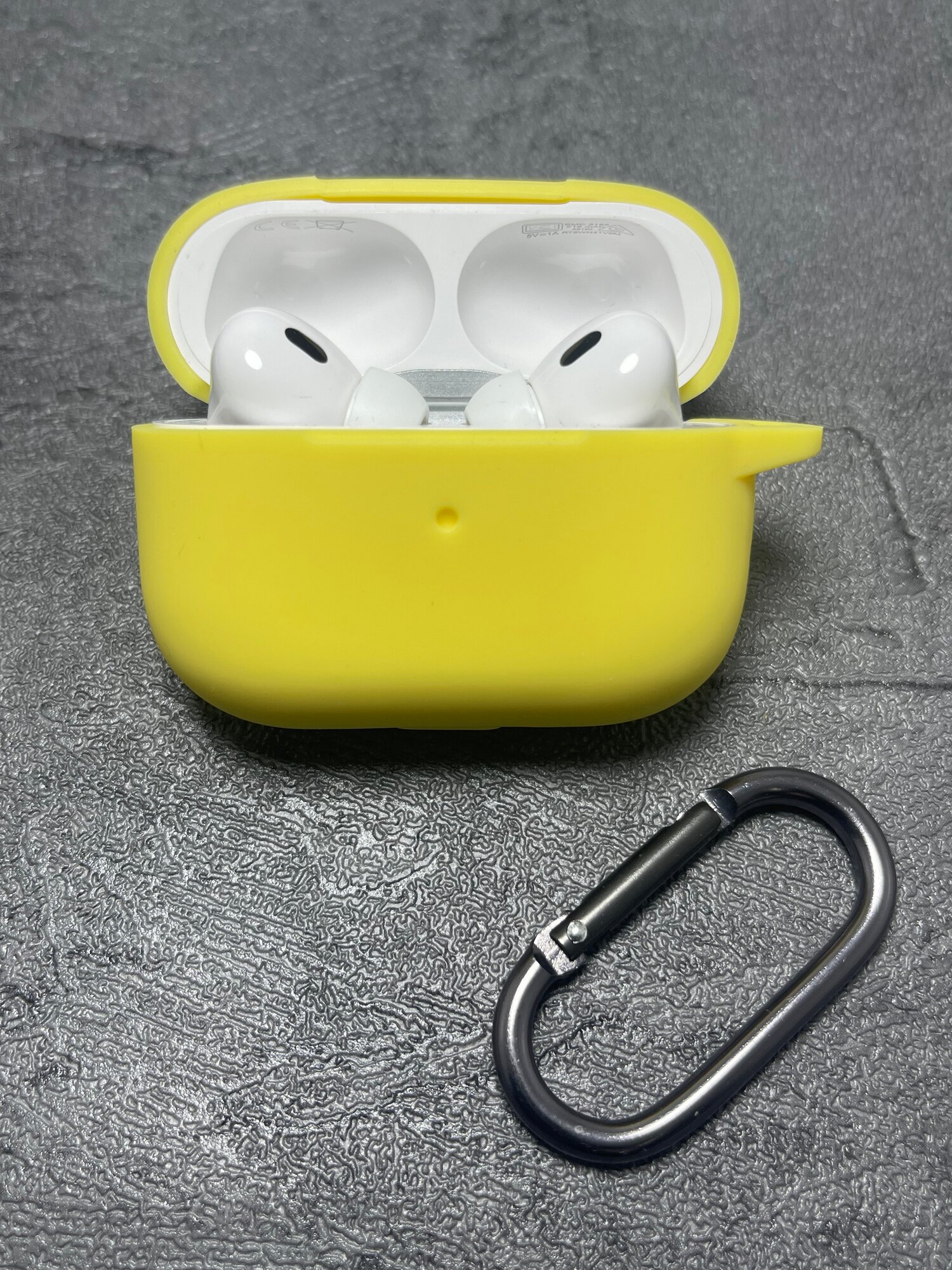 Ультратонкий чехол для Apple AirPods Pro 2 , силиконовый кейс с карабином для беспроводных наушников Эпл Аирподс Про 2 из гибкого силикона