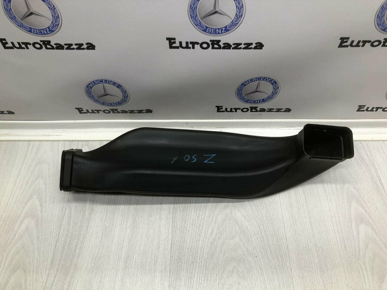 Воздушный канал торпедо правый Mercedes W221 A2218312646