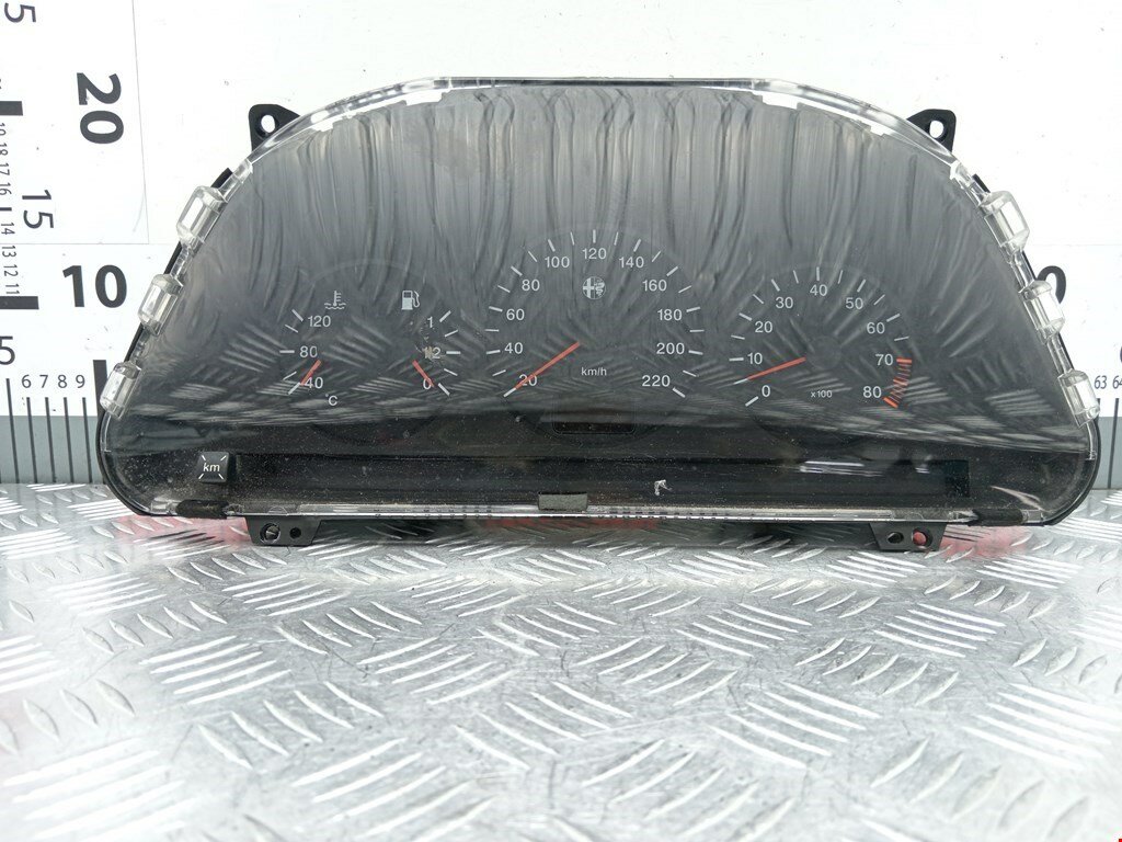 Панель приборная (щиток приборов) Alfa Romeo 146 (930B) 60630043 арт. 1763129